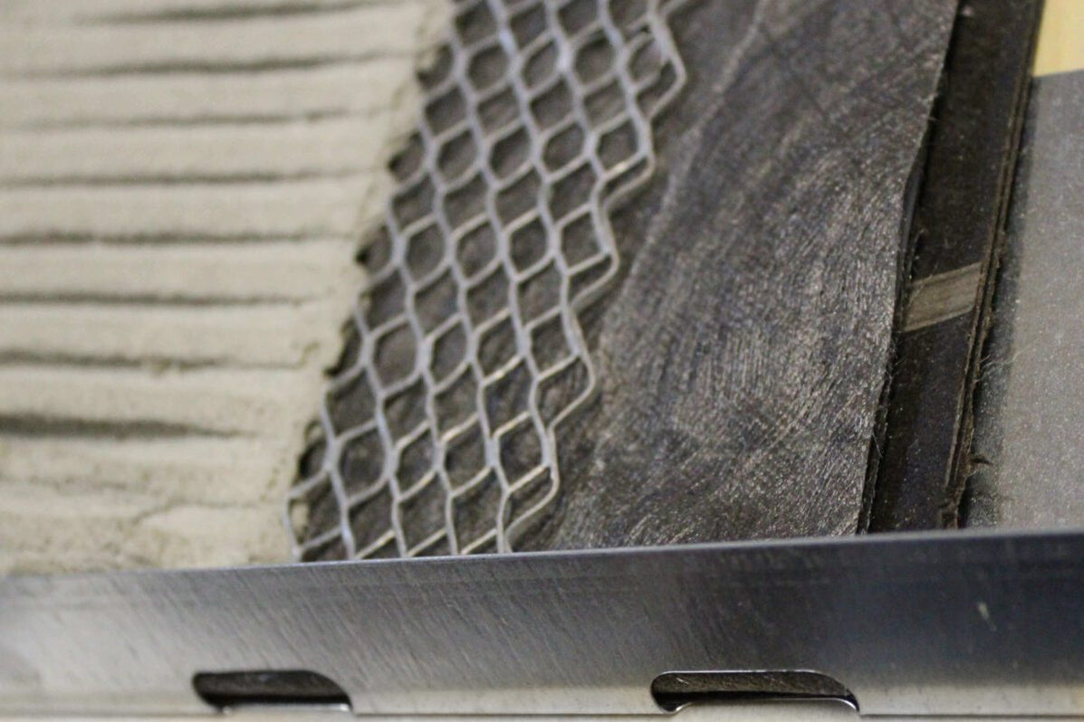 MTI L & R Weep Screed 4' Long (80 Linear Feet/Tube) — MasonryDirect.com